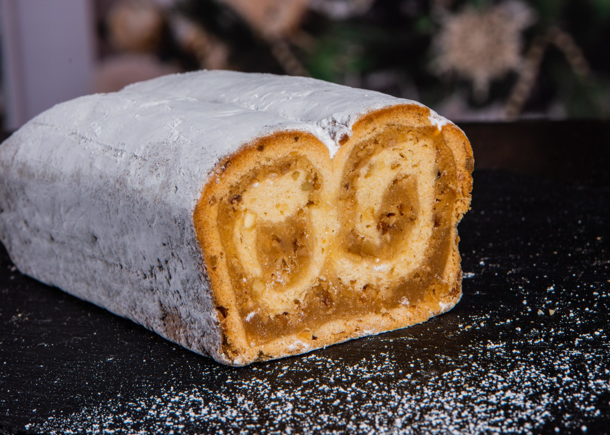 Persipan-Nussrolle – Feinbäckerei Friedemann